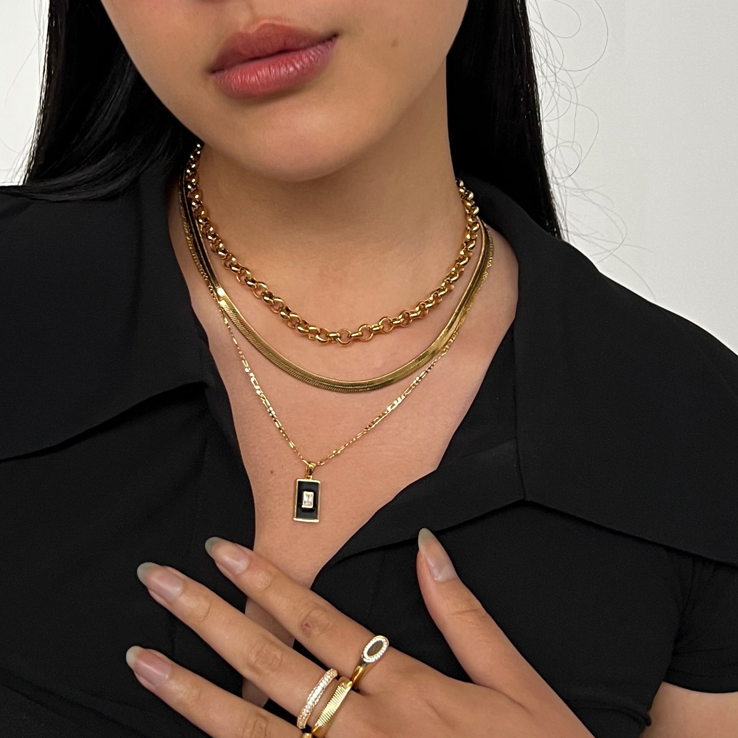 Monochrome – Reh Studios